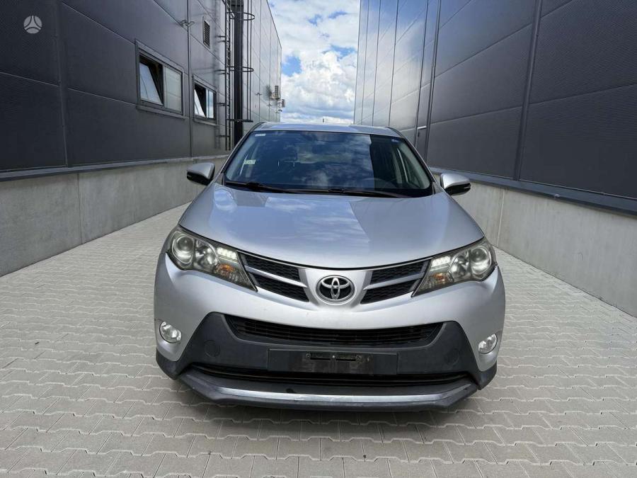 Pelēks Toyota RAV4 2014 Šauļi, ar dzinēja tilpumu 2.00 L un nobraukumu 265 tūkst. km par 7700 €, foto 4 vietnē AUTOMOTO.COM.LV
