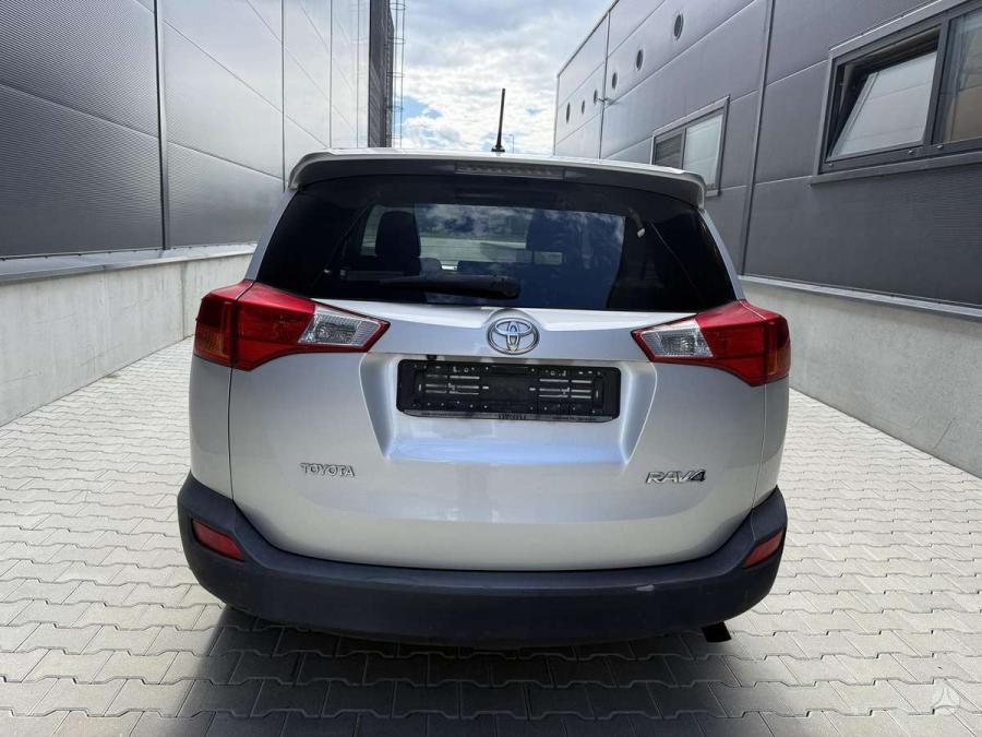 Pelēks Toyota RAV4 2014 Šauļi, ar dzinēja tilpumu 2.00 L un nobraukumu 265 tūkst. km par 7700 €, foto 7 vietnē AUTOMOTO.COM.LV
