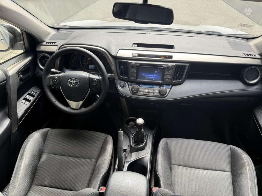 Pelēks Toyota RAV4 2014 Šauļi, ar dzinēja tilpumu 2.00 L un nobraukumu 265 tūkst. km par 7700 €, foto 12 vietnē AUTOMOTO.COM.LV