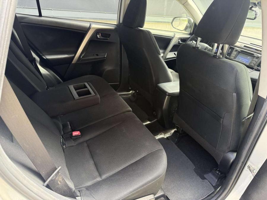 Pelēks Toyota RAV4 2014 Šauļi, ar dzinēja tilpumu 2.00 L un nobraukumu 265 tūkst. km par 7700 €, foto 13 vietnē AUTOMOTO.COM.LV