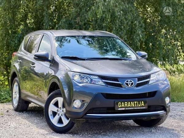 Grey Toyota RAV4 2014 in Siauliai, with an engine capacity of 2.23 L and mileage of 221 thousand km for 13950 €, photo 3 on AUTOMOTO.COM.LV