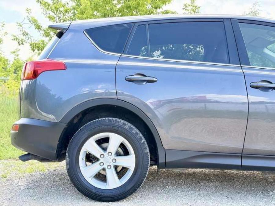 Pelēks Toyota RAV4 2014 Šauļi, ar dzinēja tilpumu 2.23 L un nobraukumu 221 tūkst. km par 13950 €, foto 10 vietnē AUTOMOTO.COM.LV