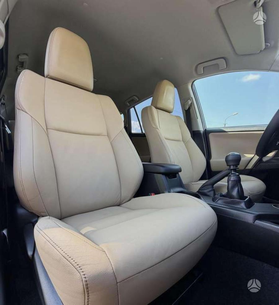 Pelēks Toyota RAV4 2014 Šauļi, ar dzinēja tilpumu 2.23 L un nobraukumu 221 tūkst. km par 13950 €, foto 29 vietnē AUTOMOTO.COM.LV