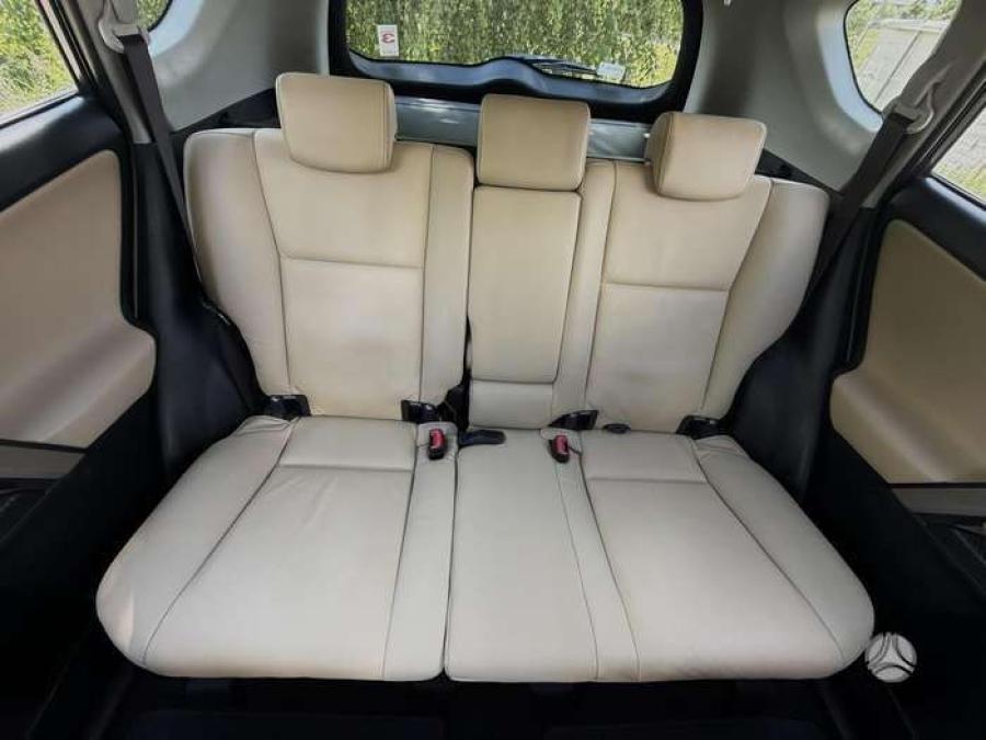 Pelēks Toyota RAV4 2014 Šauļi, ar dzinēja tilpumu 2.23 L un nobraukumu 221 tūkst. km par 13950 €, foto 33 vietnē AUTOMOTO.COM.LV