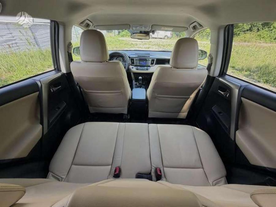 Pelēks Toyota RAV4 2014 Šauļi, ar dzinēja tilpumu 2.23 L un nobraukumu 221 tūkst. km par 13950 €, foto 34 vietnē AUTOMOTO.COM.LV