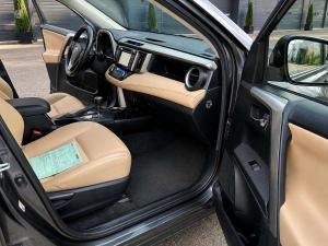 Pelēks Toyota RAV4 2014 Vievis, ar dzinēja tilpumu 1.99 L un nobraukumu 185 tūkst. km par 10900 €, foto 13 vietnē AUTOMOTO.COM.LV