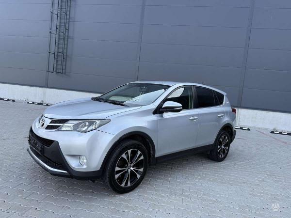 Pelēks Toyota RAV4 2014 Šauļi, ar dzinēja tilpumu 2.00 L un nobraukumu 265 tūkst. km par 8700 €, foto 1 vietnē AUTOMOTO.COM.LV