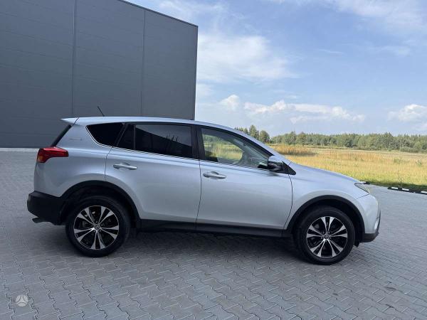 Pelēks Toyota RAV4 2014 Šauļi, ar dzinēja tilpumu 2.00 L un nobraukumu 265 tūkst. km par 8700 €, foto 6 vietnē AUTOMOTO.COM.LV