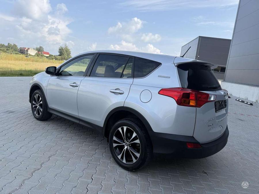 Grey Toyota RAV4 2014 in Siauliai, with an engine capacity of 2.00 L and mileage of 265 thousand km for 8700 €, photo 8 on AUTOMOTO.COM.LV