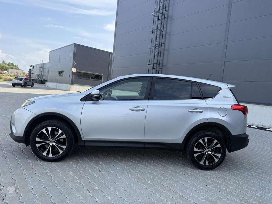 Grey Toyota RAV4 2014 in Siauliai, with an engine capacity of 2.00 L and mileage of 265 thousand km for 8700 €, photo 9 on AUTOMOTO.COM.LV