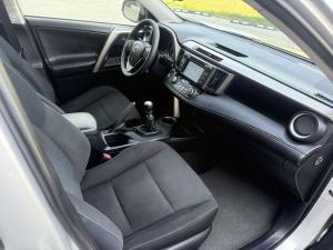 Grey Toyota RAV4 2014 in Siauliai, with an engine capacity of 2.00 L and mileage of 265 thousand km for 8700 €, photo 10 on AUTOMOTO.COM.LV