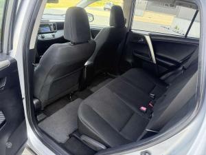 Grey Toyota RAV4 2014 in Siauliai, with an engine capacity of 2.00 L and mileage of 265 thousand km for 8700 €, photo 13 on AUTOMOTO.COM.LV