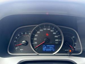 Grey Toyota RAV4 2014 in Siauliai, with an engine capacity of 2.00 L and mileage of 265 thousand km for 8700 €, photo 22 on AUTOMOTO.COM.LV