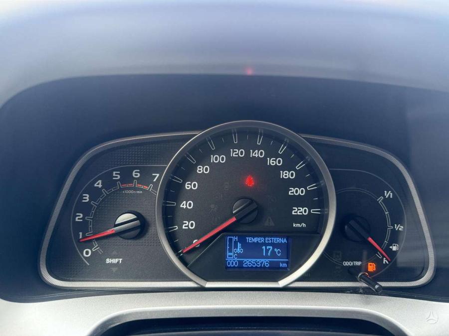 Grey Toyota RAV4 2014 in Siauliai, with an engine capacity of 2.00 L and mileage of 265 thousand km for 8700 €, photo 22 on AUTOMOTO.COM.LV
