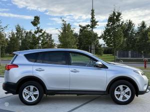 Grey Toyota RAV4 2014 in Siauliai, with an engine capacity of 2.00 L and mileage of 98 thousand km for 14950 €, photo 7 on AUTOMOTO.COM.LV