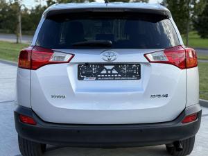 Grey Toyota RAV4 2014 in Siauliai, with an engine capacity of 2.00 L and mileage of 98 thousand km for 14950 €, photo 13 on AUTOMOTO.COM.LV