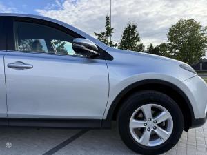 Grey Toyota RAV4 2014 in Siauliai, with an engine capacity of 2.00 L and mileage of 98 thousand km for 14950 €, photo 17 on AUTOMOTO.COM.LV
