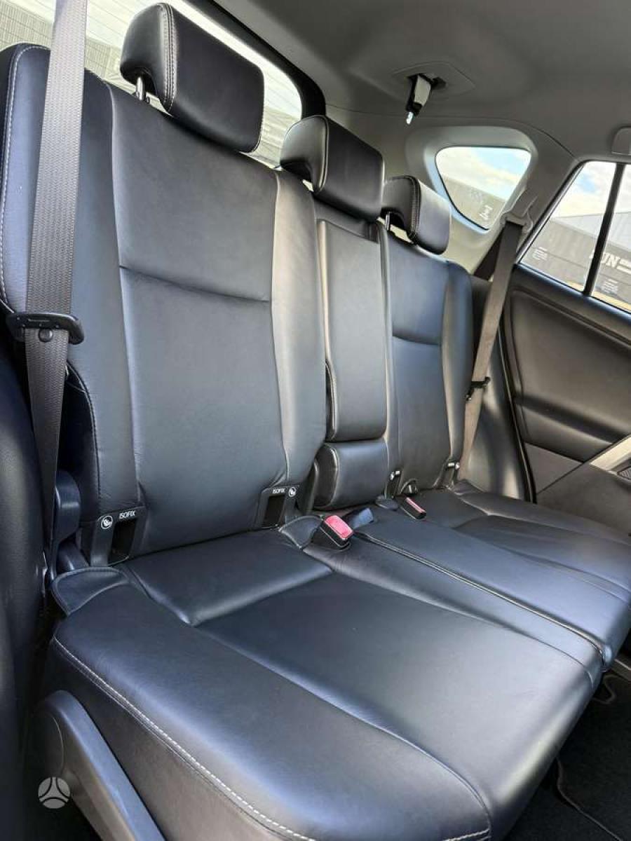 Grey Toyota RAV4 2014 in Siauliai, with an engine capacity of 2.00 L and mileage of 98 thousand km for 14950 €, photo 29 on AUTOMOTO.COM.LV