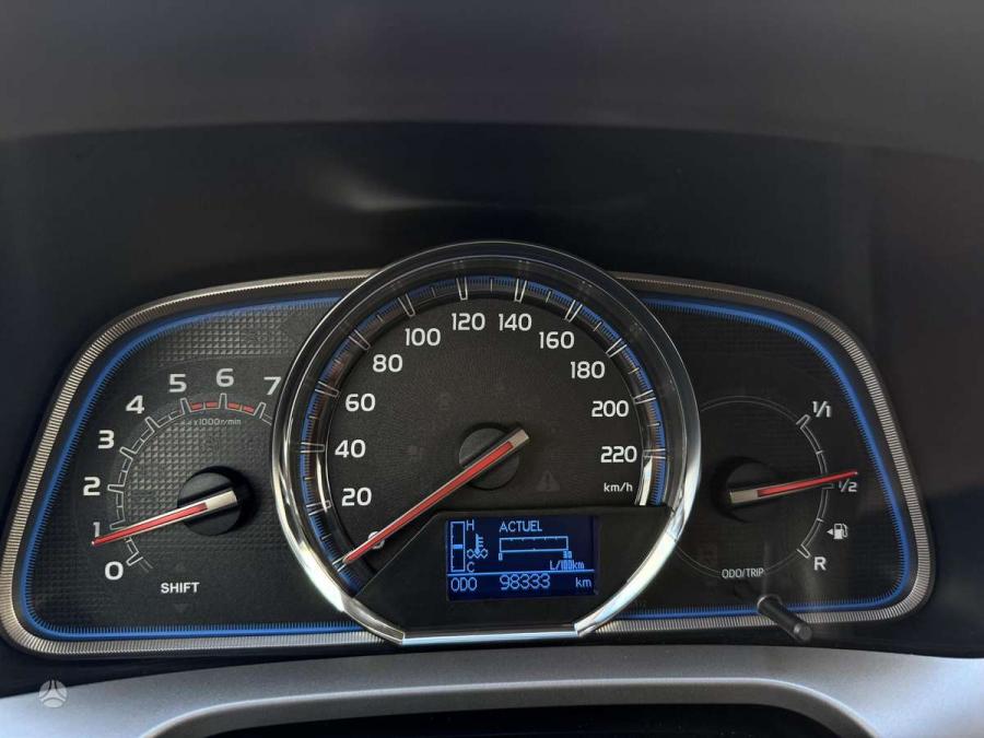 Grey Toyota RAV4 2014 in Siauliai, with an engine capacity of 2.00 L and mileage of 98 thousand km for 14950 €, photo 30 on AUTOMOTO.COM.LV