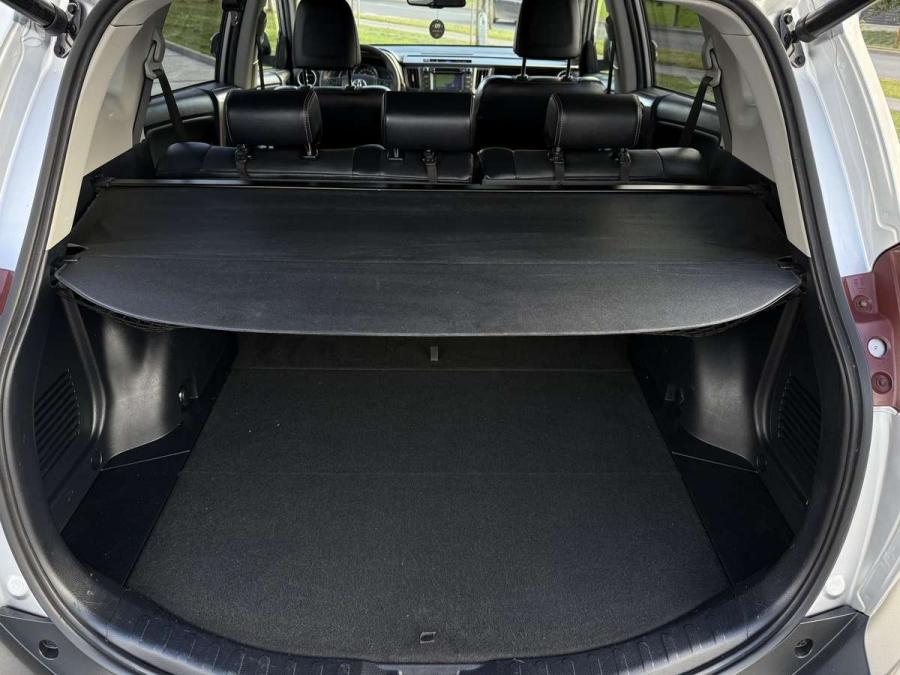 Grey Toyota RAV4 2014 in Siauliai, with an engine capacity of 2.00 L and mileage of 98 thousand km for 14950 €, photo 33 on AUTOMOTO.COM.LV