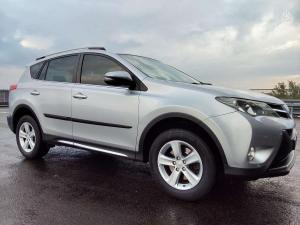Grey Toyota RAV4 2014 in Vilnius, with an engine capacity of 2.00 L and mileage of 228 thousand km for 9350 €, photo 3 on AUTOMOTO.COM.LV