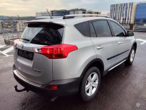 Grey Toyota RAV4 2014 in Vilnius, with an engine capacity of 2.00 L and mileage of 228 thousand km for 9350 €, photo 5 on AUTOMOTO.COM.LV