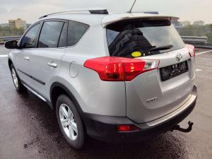 Grey Toyota RAV4 2014 in Vilnius, with an engine capacity of 2.00 L and mileage of 228 thousand km for 9350 €, photo 11 on AUTOMOTO.COM.LV