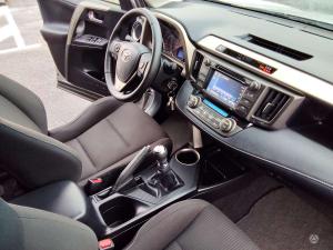 Grey Toyota RAV4 2014 in Vilnius, with an engine capacity of 2.00 L and mileage of 228 thousand km for 9350 €, photo 12 on AUTOMOTO.COM.LV