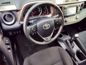 Grey Toyota RAV4 2014 in Vilnius, with an engine capacity of 2.00 L and mileage of 228 thousand km for 9350 €, photo 14 on AUTOMOTO.COM.LV