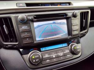Grey Toyota RAV4 2014 in Vilnius, with an engine capacity of 2.00 L and mileage of 228 thousand km for 9350 €, photo 19 on AUTOMOTO.COM.LV