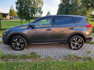 Grey Toyota RAV4 2014 in Taurage, with an engine capacity of 2.00 L and mileage of 252 thousand km for 10300 €, photo 7 on AUTOMOTO.COM.LV