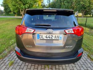 Grey Toyota RAV4 2014 in Taurage, with an engine capacity of 2.00 L and mileage of 252 thousand km for 10300 €, photo 9 on AUTOMOTO.COM.LV
