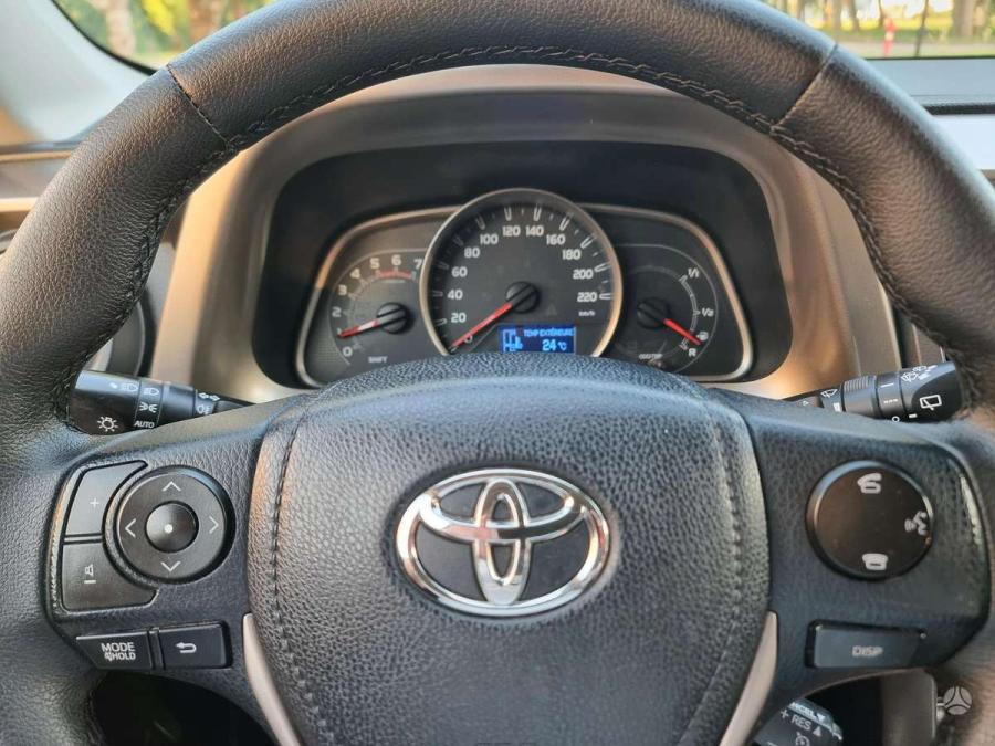 Grey Toyota RAV4 2014 in Taurage, with an engine capacity of 2.00 L and mileage of 252 thousand km for 10300 €, photo 19 on AUTOMOTO.COM.LV
