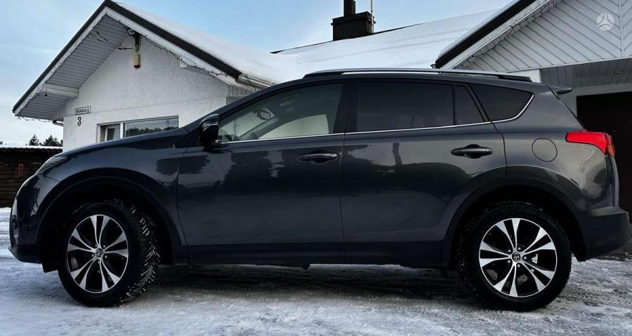 Pelēks Toyota RAV4 2015 Kauņa, ar dzinēja tilpumu 2.00 L un nobraukumu 230 tūkst. km par 11500 €, foto 3 vietnē AUTOMOTO.COM.LV