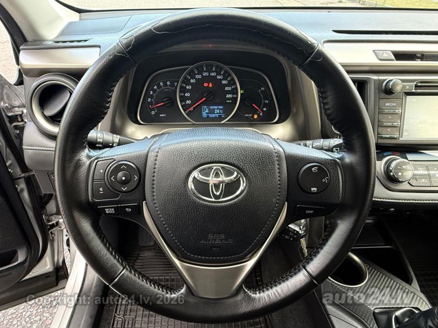 Pelēks Toyota RAV4 2015 Tartu, ar dzinēja tilpumu 2.20 L un nobraukumu 190 tūkst. km par 12999 €, foto 7 vietnē AUTOMOTO.COM.LV