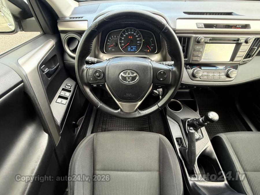 Pelēks Toyota RAV4 2015 Tartu, ar dzinēja tilpumu 2.20 L un nobraukumu 190 tūkst. km par 12999 €, foto 9 vietnē AUTOMOTO.COM.LV
