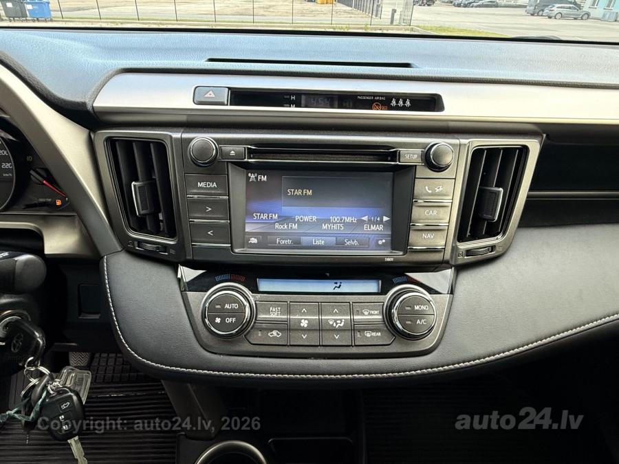 Pelēks Toyota RAV4 2015 Tartu, ar dzinēja tilpumu 2.20 L un nobraukumu 190 tūkst. km par 12999 €, foto 10 vietnē AUTOMOTO.COM.LV