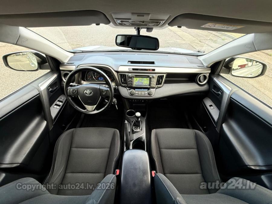 Pelēks Toyota RAV4 2015 Tartu, ar dzinēja tilpumu 2.20 L un nobraukumu 190 tūkst. km par 12999 €, foto 12 vietnē AUTOMOTO.COM.LV