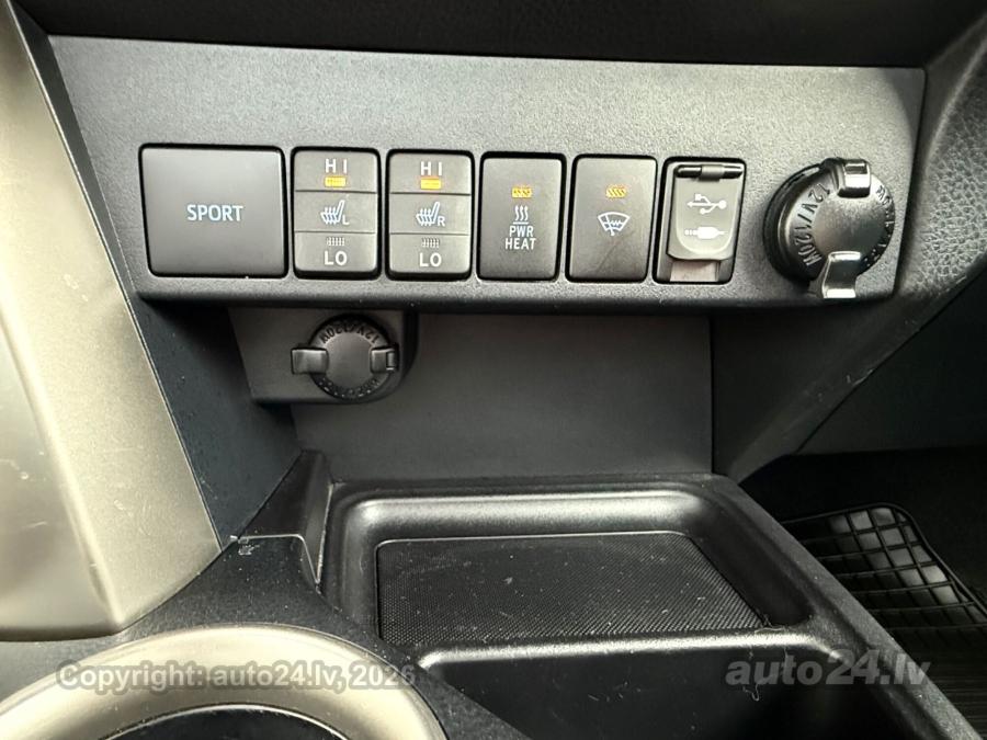 Pelēks Toyota RAV4 2015 Tartu, ar dzinēja tilpumu 2.20 L un nobraukumu 190 tūkst. km par 12999 €, foto 13 vietnē AUTOMOTO.COM.LV