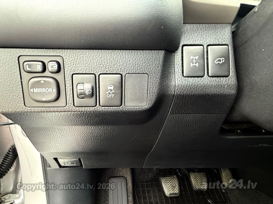 Pelēks Toyota RAV4 2015 Tartu, ar dzinēja tilpumu 2.20 L un nobraukumu 190 tūkst. km par 12999 €, foto 14 vietnē AUTOMOTO.COM.LV