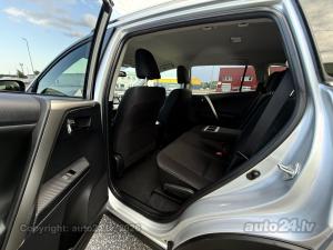 Pelēks Toyota RAV4 2015 Tartu, ar dzinēja tilpumu 2.20 L un nobraukumu 190 tūkst. km par 12999 €, foto 21 vietnē AUTOMOTO.COM.LV
