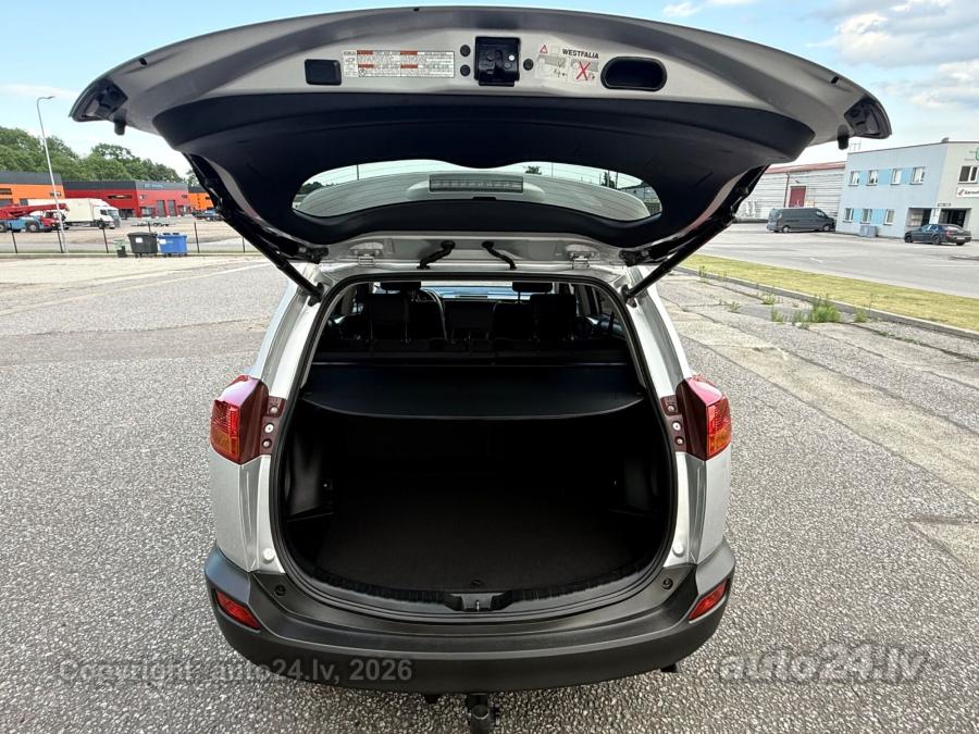 Pelēks Toyota RAV4 2015 Tartu, ar dzinēja tilpumu 2.20 L un nobraukumu 190 tūkst. km par 12999 €, foto 24 vietnē AUTOMOTO.COM.LV