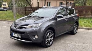 Grey Toyota RAV4 2015 in Riga, with an engine capacity of 2.00 L and mileage of 145 thousand km for 13500 €, photo  on AUTOMOTO.COM.LV