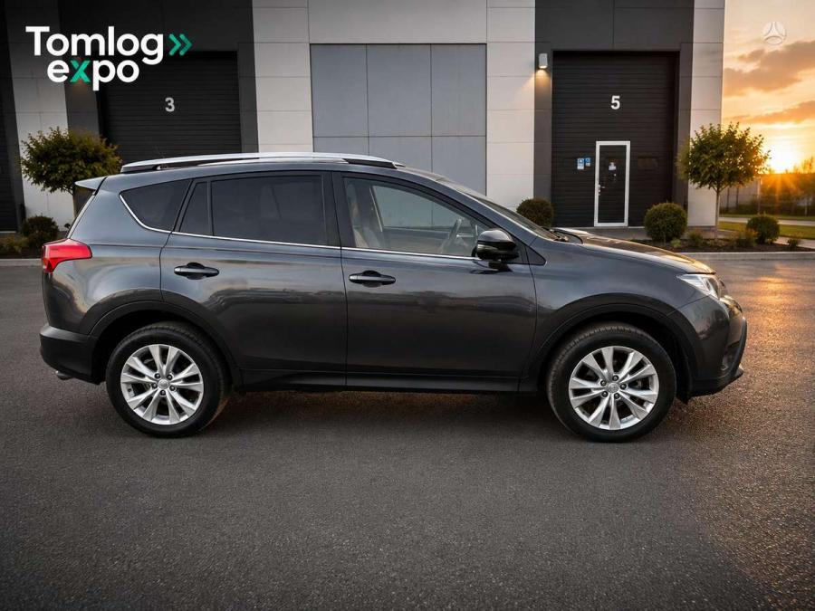 Pelēks Toyota RAV4 2015 Vievis, ar dzinēja tilpumu 1.99 L un nobraukumu 185 tūkst. km par 10900 €, foto 4 vietnē AUTOMOTO.COM.LV