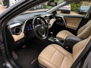 Pelēks Toyota RAV4 2015 Vievis, ar dzinēja tilpumu 1.99 L un nobraukumu 185 tūkst. km par 10900 €, foto 11 vietnē AUTOMOTO.COM.LV