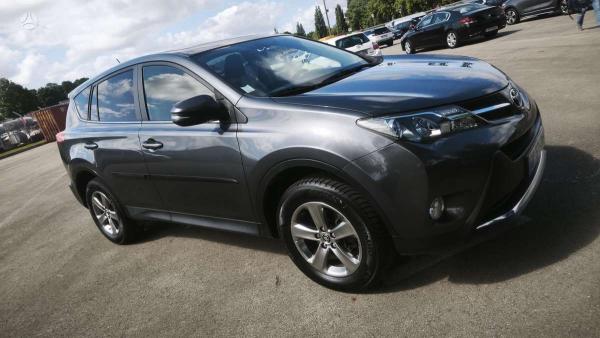Grey Toyota RAV4 2015 in Klaipeda, with an engine capacity of 2.00 L and mileage of 275 thousand km for 10850 €, photo 1 on AUTOMOTO.COM.LV