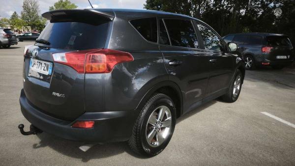 Grey Toyota RAV4 2015 in Klaipeda, with an engine capacity of 2.00 L and mileage of 275 thousand km for 10850 €, photo 10 on AUTOMOTO.COM.LV