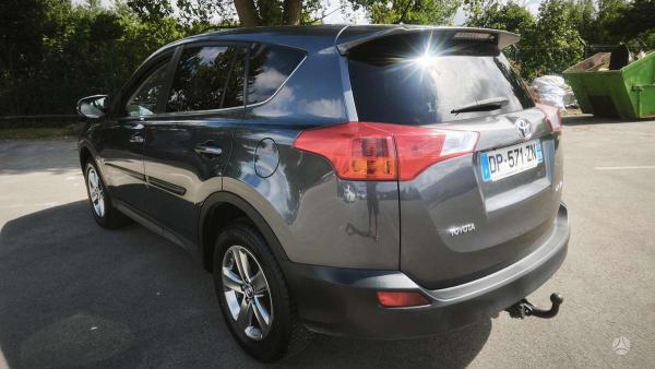 Grey Toyota RAV4 2015 in Klaipeda, with an engine capacity of 2.00 L and mileage of 275 thousand km for 10850 €, photo 11 on AUTOMOTO.COM.LV