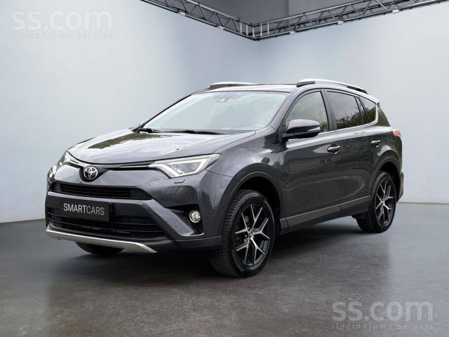 Pelēks Toyota RAV4 2016 Rīga, ar dzinēja tilpumu 2.00 L un nobraukumu 141 tūkst. km par 3950 €, foto 1 vietnē AUTOMOTO.COM.LV