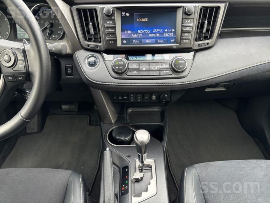 Pelēks Toyota RAV4 2016 Rīga, ar dzinēja tilpumu 2.00 L un nobraukumu 141 tūkst. km par 3950 €, foto 11 vietnē AUTOMOTO.COM.LV